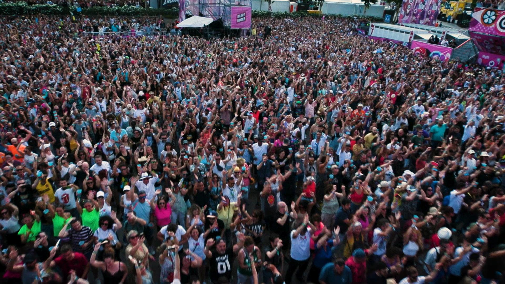 Love the 90's Barcelona - ¡VUELVE AL LUGAR DONDE ERES FELIZ!